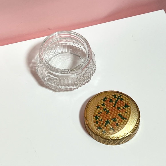 Vintage | Accents | Vintage Retro Victorian Small Needle Point Vibe ...